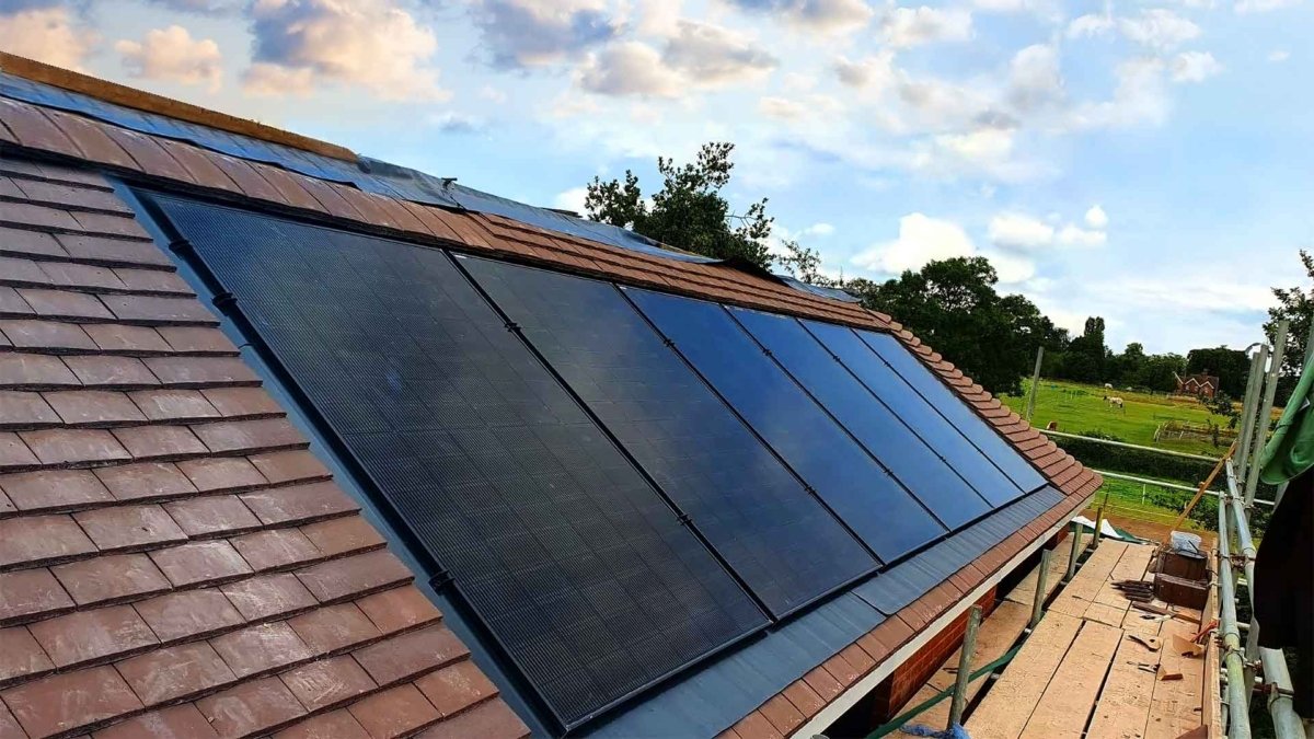 SOLAR INSTALLATIONS - MCI UK Electrical Installations
